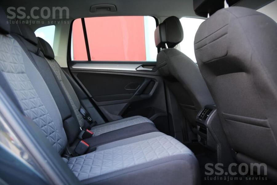 Grey Volkswagen Tiguan 2022 in Riga, with an engine capacity of 2.00 L and mileage of 221 thousand km for 17995 €, photo 17 on AUTOMOTO.COM.LV