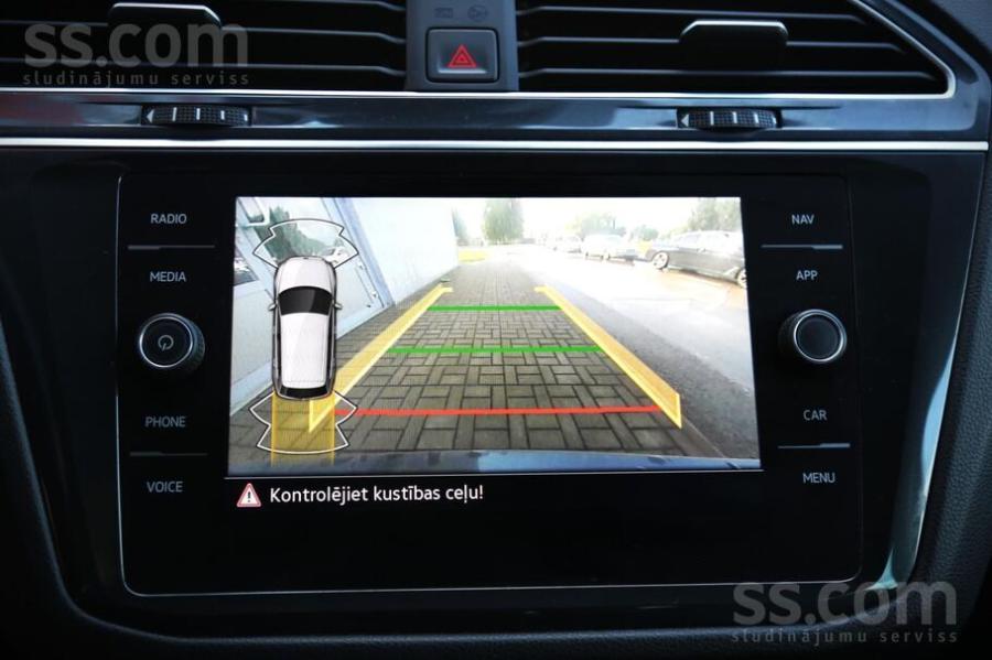 Grey Volkswagen Tiguan 2022 in Riga, with an engine capacity of 2.00 L and mileage of 221 thousand km for 17995 €, photo 22 on AUTOMOTO.COM.LV