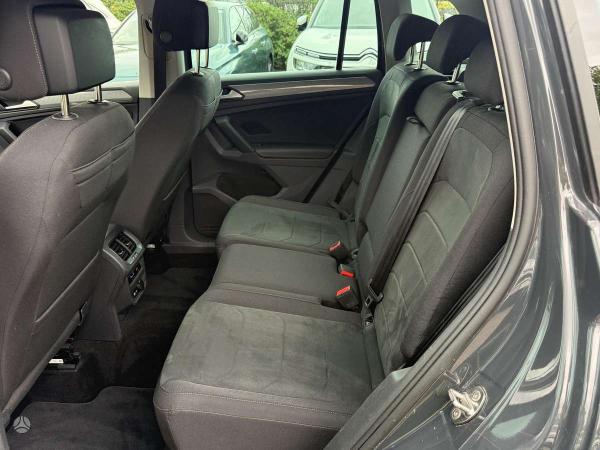 Grey Volkswagen Tiguan 2022 in Vilnius, with an engine capacity of 1.50 L and mileage of 160 thousand km for 21660 €, photo 6 on AUTOMOTO.COM.LV