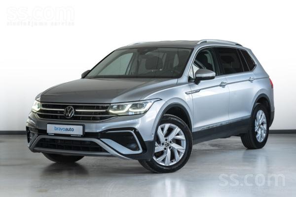 Pelēks Volkswagen Tiguan 2022 Rīga, ar dzinēja tilpumu 1.50 L un nobraukumu 83 tūkst. km par 23990 €, foto  vietnē AUTOMOTO.COM.LV