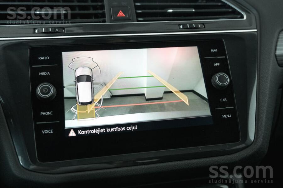 Pelēks Volkswagen Tiguan 2022 Rīga, ar dzinēja tilpumu 1.50 L un nobraukumu 83 tūkst. km par 23990 €, foto 11 vietnē AUTOMOTO.COM.LV