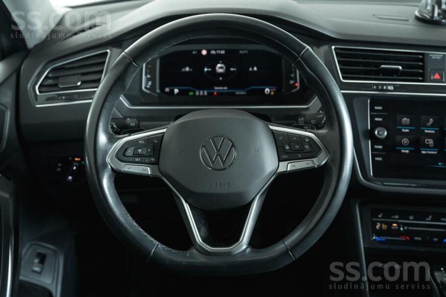 Pelēks Volkswagen Tiguan 2022 Rīga, ar dzinēja tilpumu 1.50 L un nobraukumu 83 tūkst. km par 23990 €, foto 13 vietnē AUTOMOTO.COM.LV