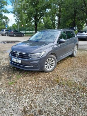 Grey Volkswagen Tiguan 2022 in Jelgava, with an engine capacity of 2.00 L and mileage of 93 thousand km for 20000 €, photo  on AUTOMOTO.COM.LV