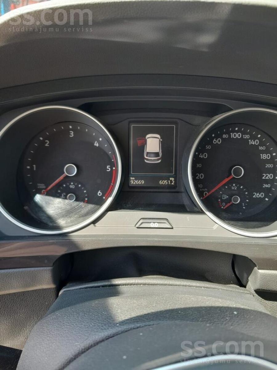 Pelēks Volkswagen Tiguan 2022 Jelgava, ar dzinēja tilpumu 2.00 L un nobraukumu 93 tūkst. km par 20000 €, foto 8 vietnē AUTOMOTO.COM.LV