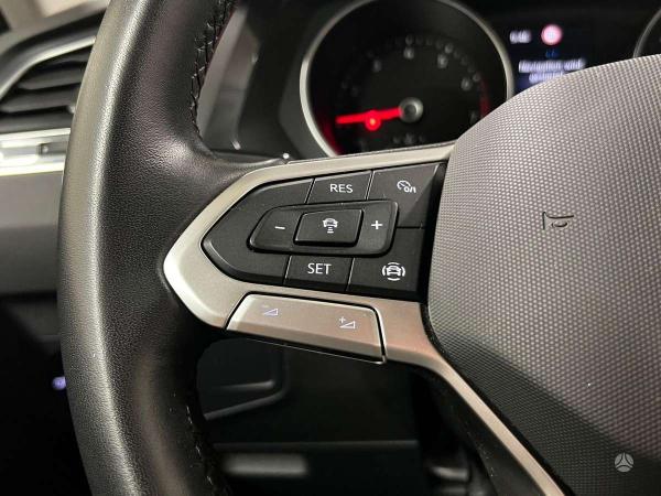 Grey Volkswagen Tiguan 2022 in Marijampole, with an engine capacity of 1.50 L and mileage of 62 thousand km for 22385 €, photo 8 on AUTOMOTO.COM.LV