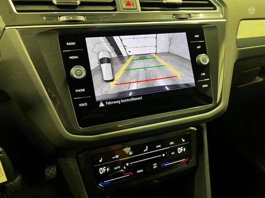 Pelēks Volkswagen Tiguan 2022 Marijampole, ar dzinēja tilpumu 1.50 L un nobraukumu 62 tūkst. km par 22385 €, foto 10 vietnē AUTOMOTO.COM.LV