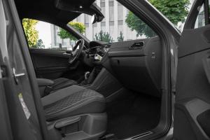 Grey Volkswagen Tiguan 2022 in Vilnius, with an engine capacity of 1.98 L and mileage of 42 thousand km for 31950 €, photo 18 on AUTOMOTO.COM.LV