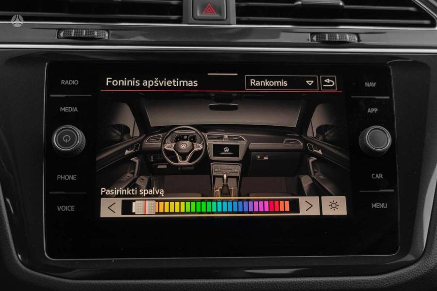 Grey Volkswagen Tiguan 2022 in Vilnius, with an engine capacity of 1.98 L and mileage of 42 thousand km for 31950 €, photo 31 on AUTOMOTO.COM.LV