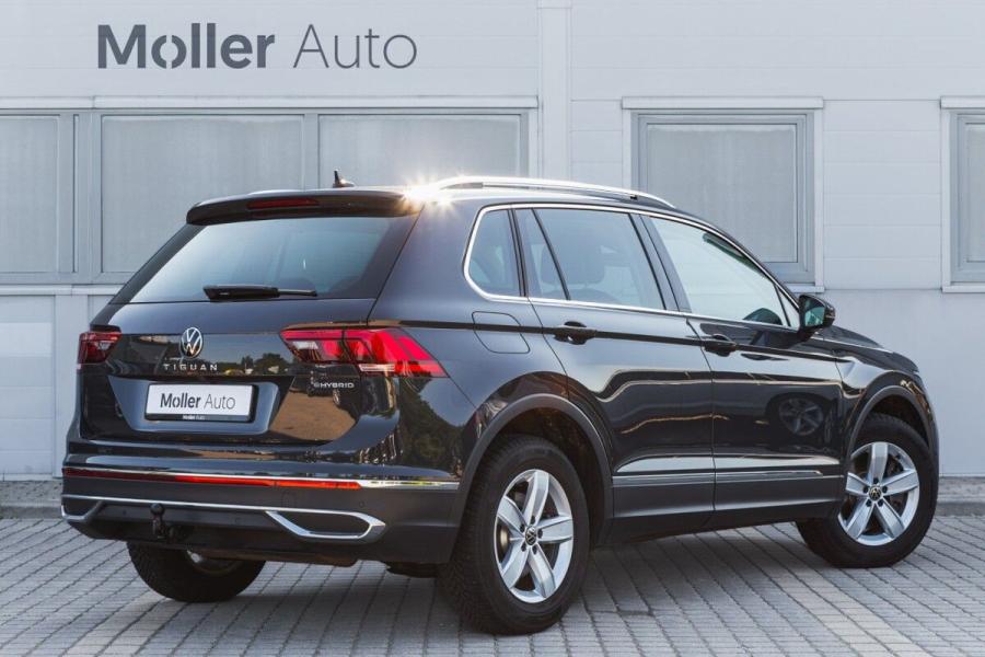 Grey Volkswagen Tiguan 2022 in Ventspils, with an engine capacity of 1.40 L and mileage of 120 thousand km for 24800 €, photo 6 on AUTOMOTO.COM.LV