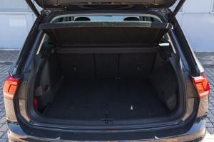 Grey Volkswagen Tiguan 2022 in Ventspils, with an engine capacity of 1.40 L and mileage of 120 thousand km for 24800 €, photo 15 on AUTOMOTO.COM.LV