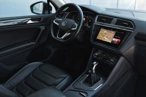 Grey Volkswagen Tiguan 2022 in Ventspils, with an engine capacity of 1.40 L and mileage of 120 thousand km for 24800 €, photo 18 on AUTOMOTO.COM.LV