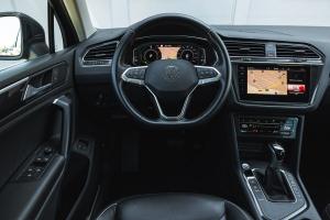 Grey Volkswagen Tiguan 2022 in Ventspils, with an engine capacity of 1.40 L and mileage of 120 thousand km for 24800 €, photo 21 on AUTOMOTO.COM.LV