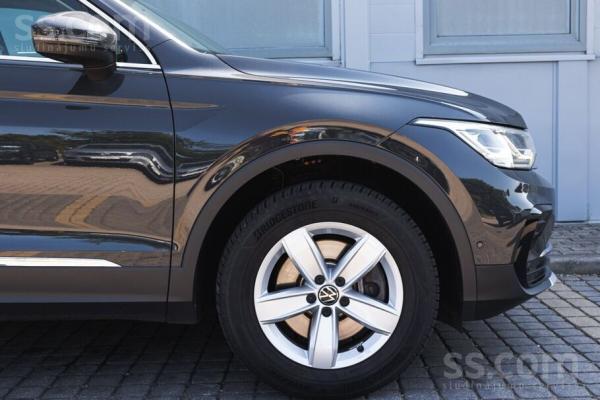 Grey Volkswagen Tiguan 2022 in Ventspils, with an engine capacity of 1.40 L and mileage of 120 thousand km for 24800 €, photo 9 on AUTOMOTO.COM.LV
