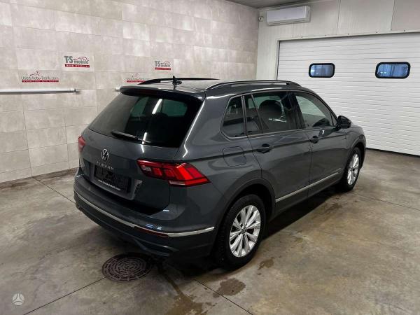 Pelēks Volkswagen Tiguan 2022 Marijampole, ar dzinēja tilpumu 1.50 L un nobraukumu 133 tūkst. km par 20558 €, foto 4 vietnē AUTOMOTO.COM.LV
