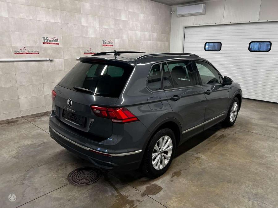 Pelēks Volkswagen Tiguan 2022 Marijampole, ar dzinēja tilpumu 1.50 L un nobraukumu 133 tūkst. km par 20558 €, foto 5 vietnē AUTOMOTO.COM.LV