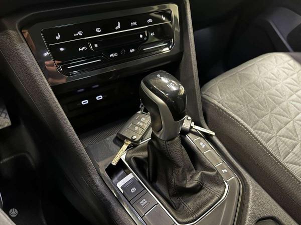 Pelēks Volkswagen Tiguan 2022 Marijampole, ar dzinēja tilpumu 1.50 L un nobraukumu 133 tūkst. km par 20558 €, foto 10 vietnē AUTOMOTO.COM.LV