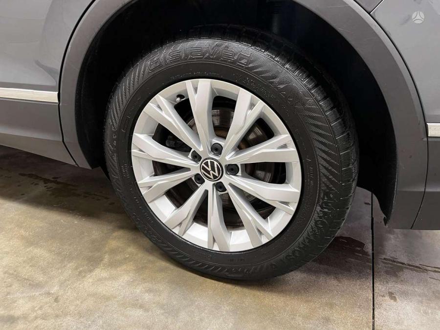 Pelēks Volkswagen Tiguan 2022 Marijampole, ar dzinēja tilpumu 1.50 L un nobraukumu 133 tūkst. km par 20558 €, foto 17 vietnē AUTOMOTO.COM.LV
