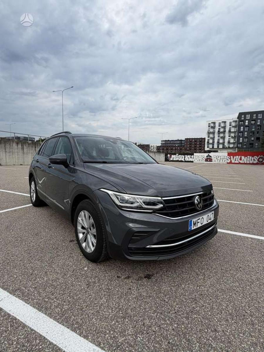 Pelēks Volkswagen Tiguan 2022 Viļņa, ar dzinēja tilpumu 1.50 L un nobraukumu 113 tūkst. km par 23330 €, foto 6 vietnē AUTOMOTO.COM.LV