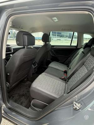 Pelēks Volkswagen Tiguan 2022 Viļņa, ar dzinēja tilpumu 1.50 L un nobraukumu 113 tūkst. km par 23330 €, foto 7 vietnē AUTOMOTO.COM.LV