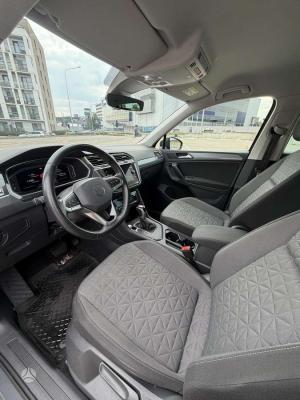 Pelēks Volkswagen Tiguan 2022 Viļņa, ar dzinēja tilpumu 1.50 L un nobraukumu 113 tūkst. km par 23330 €, foto 10 vietnē AUTOMOTO.COM.LV