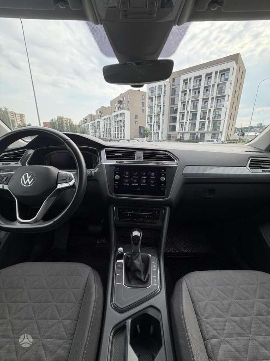 Pelēks Volkswagen Tiguan 2022 Viļņa, ar dzinēja tilpumu 1.50 L un nobraukumu 113 tūkst. km par 23330 €, foto 13 vietnē AUTOMOTO.COM.LV