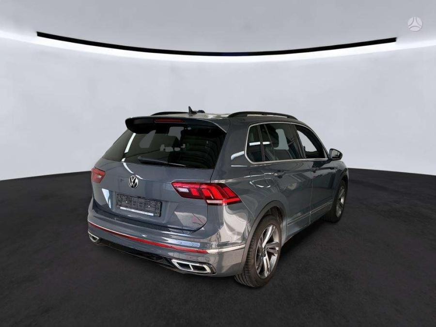 Pelēks Volkswagen Tiguan 2022 Viļņa, ar dzinēja tilpumu 1.50 L un nobraukumu 34 tūkst. km par 32430 €, foto 3 vietnē AUTOMOTO.COM.LV