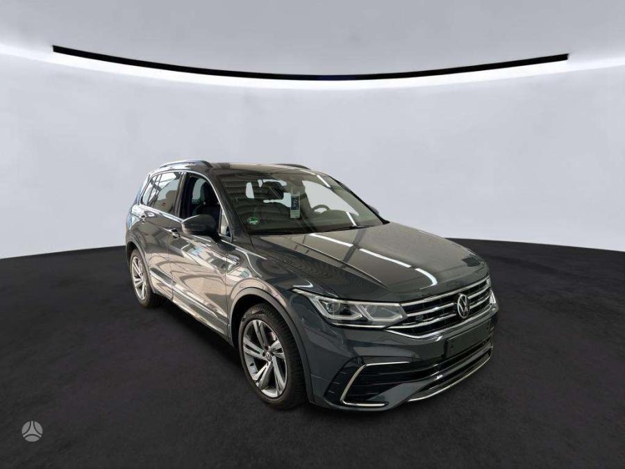 Pelēks Volkswagen Tiguan 2022 Viļņa, ar dzinēja tilpumu 1.50 L un nobraukumu 34 tūkst. km par 32430 €, foto 4 vietnē AUTOMOTO.COM.LV