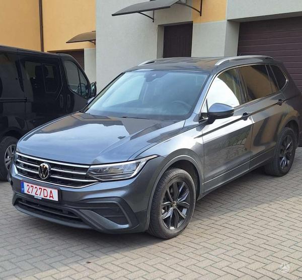 Pelēks Volkswagen Tiguan 2022 Kauņa, ar dzinēja tilpumu 1.98 L un nobraukumu 87 tūkst. km par 23500 €, foto  vietnē AUTOMOTO.COM.LV