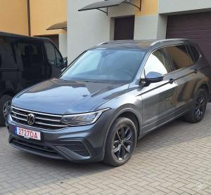 Pelēks Volkswagen Tiguan 2022 Kauņa, ar dzinēja tilpumu 1.98 L un nobraukumu 87 tūkst. km par 23500 €, foto  vietnē AUTOMOTO.COM.LV