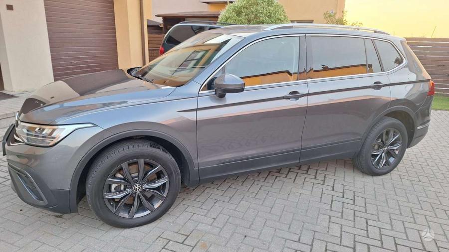 Pelēks Volkswagen Tiguan 2022 Kauņa, ar dzinēja tilpumu 1.98 L un nobraukumu 87 tūkst. km par 23500 €, foto 8 vietnē AUTOMOTO.COM.LV