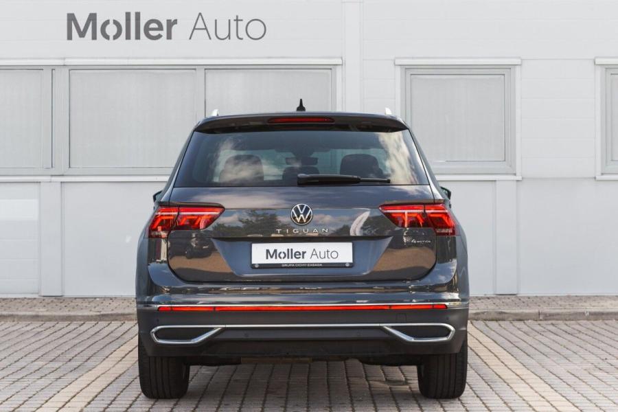 Grey Volkswagen Tiguan 2022 in Ventspils, with an engine capacity of 2.00 L and mileage of 134 thousand km for 28300 €, photo 5 on AUTOMOTO.COM.LV