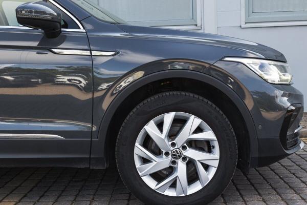 Pelēks Volkswagen Tiguan 2022 Ventspils, ar dzinēja tilpumu 2.00 L un nobraukumu 134 tūkst. km par 28300 €, foto 10 vietnē AUTOMOTO.COM.LV