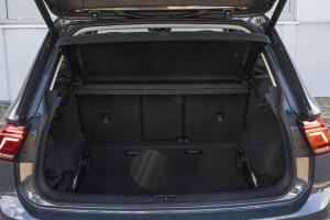 Grey Volkswagen Tiguan 2022 in Ventspils, with an engine capacity of 2.00 L and mileage of 134 thousand km for 28300 €, photo 14 on AUTOMOTO.COM.LV