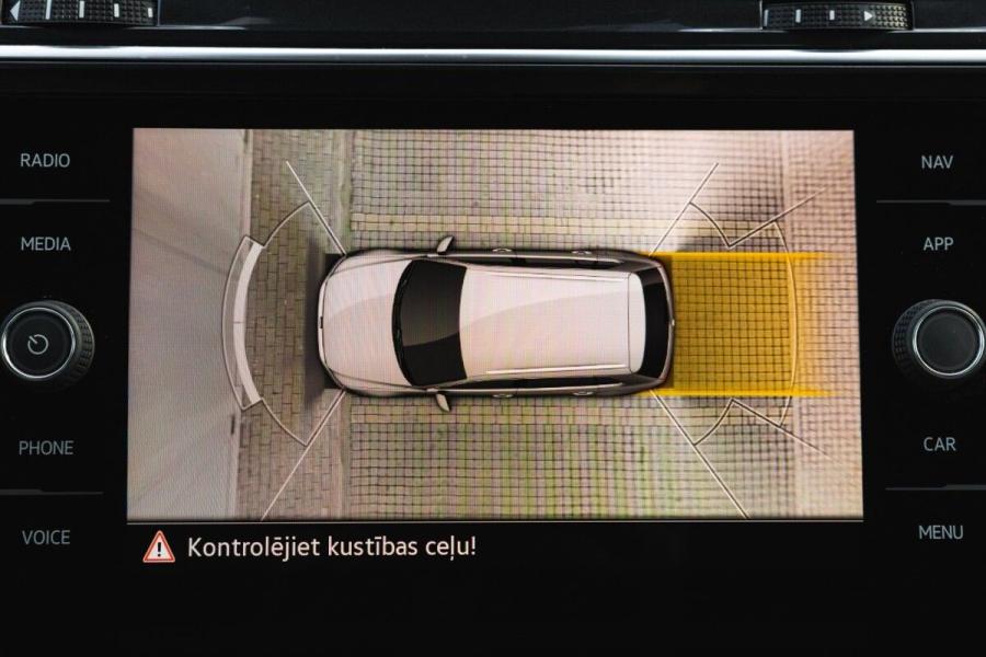 Grey Volkswagen Tiguan 2022 in Ventspils, with an engine capacity of 2.00 L and mileage of 134 thousand km for 28300 €, photo 25 on AUTOMOTO.COM.LV