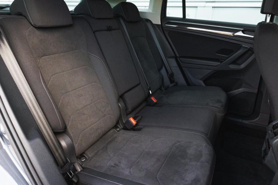 Grey Volkswagen Tiguan 2022 in Ventspils, with an engine capacity of 2.00 L and mileage of 134 thousand km for 28300 €, photo 38 on AUTOMOTO.COM.LV
