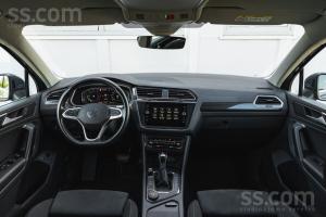 Grey Volkswagen Tiguan 2022 in Ventspils, with an engine capacity of 2.00 L and mileage of 134 thousand km for 26990 €, photo 18 on AUTOMOTO.COM.LV