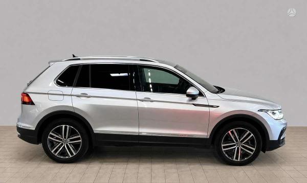 Pelēks Volkswagen Tiguan 2022 Kauņa, ar dzinēja tilpumu 1.97 L un nobraukumu 169 tūkst. km par 24600 €, foto 4 vietnē AUTOMOTO.COM.LV