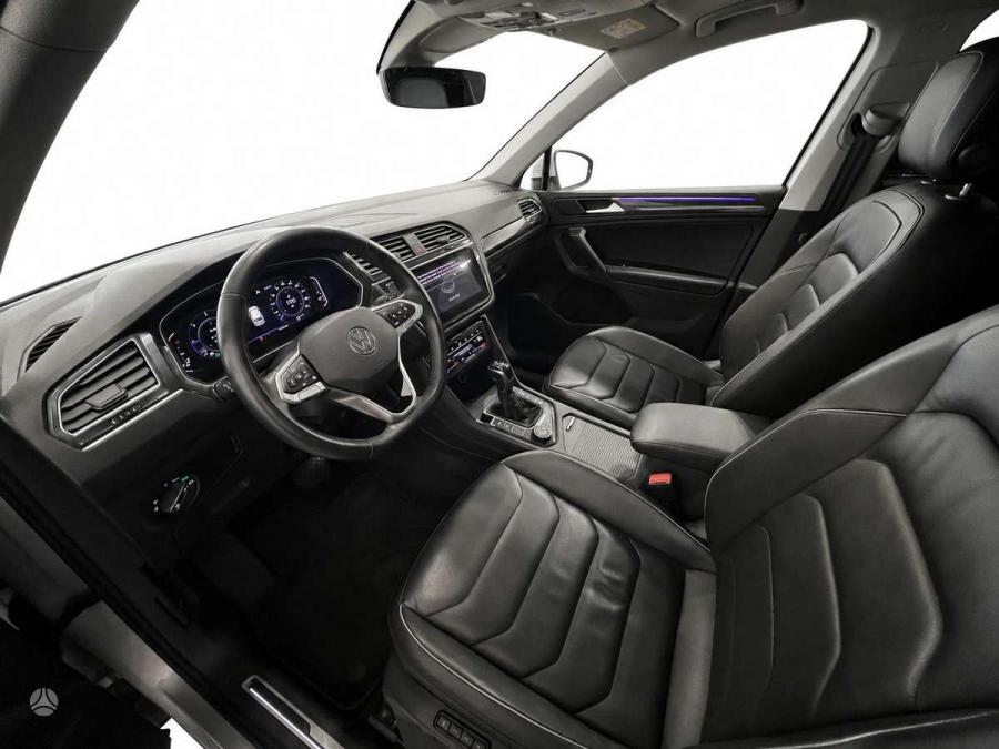 Grey Volkswagen Tiguan 2022 in Kaunas, with an engine capacity of 1.97 L and mileage of 169 thousand km for 24600 €, photo 8 on AUTOMOTO.COM.LV