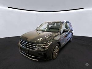 Grey Volkswagen Tiguan 2022 in Vilnius, with an engine capacity of 1.40 L and mileage of 134 thousand km for 21900 €, photo  on AUTOMOTO.COM.LV