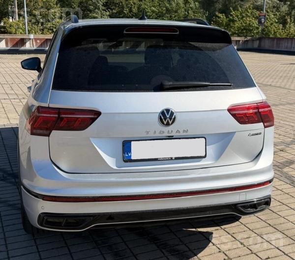 Pelēks Volkswagen Tiguan 2022 Rīga, ar dzinēja tilpumu 2.00 L un nobraukumu 52 tūkst. km par 34200 €, foto 5 vietnē AUTOMOTO.COM.LV