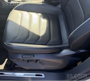 Grey Volkswagen Tiguan 2022 in Riga, with an engine capacity of 2.00 L and mileage of 52 thousand km for 34200 €, photo 6 on AUTOMOTO.COM.LV