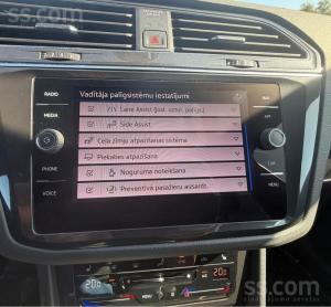 Grey Volkswagen Tiguan 2022 in Riga, with an engine capacity of 2.00 L and mileage of 52 thousand km for 34200 €, photo 9 on AUTOMOTO.COM.LV