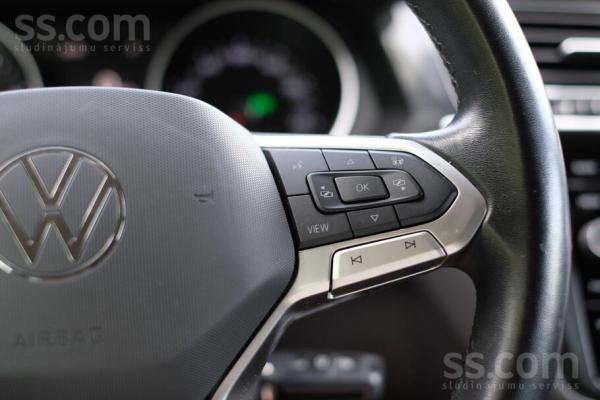 Grey Volkswagen Tiguan 2022 in Jelgava, with an engine capacity of 1.50 L and mileage of 116 thousand km for 22400 €, photo 4 on AUTOMOTO.COM.LV