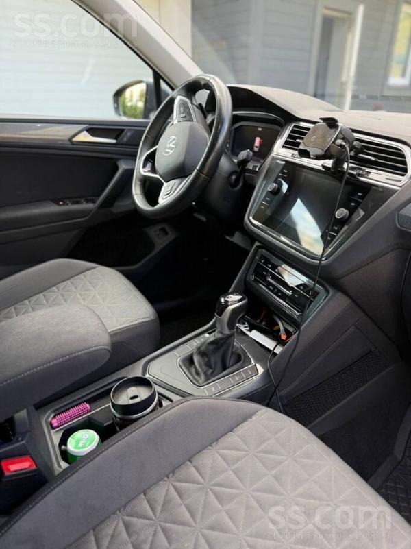 Volkswagen Tiguan 2022 Rīga vietnē Pelēks Volkswagen Tiguan 2022 Rīga, ar dzinēja tilpumu 1.40 L un nobraukumu 113 tūkst. km par 24500 €, foto 6 vietnē AUTOMOTO.COM.LV
