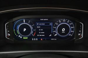 Grey Volkswagen Tiguan 2022 in Vilnius, with an engine capacity of 1.40 L and mileage of 131 thousand km for 23900 €, photo 12 on AUTOMOTO.COM.LV