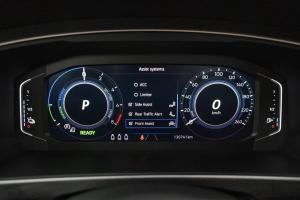 Grey Volkswagen Tiguan 2022 in Vilnius, with an engine capacity of 1.40 L and mileage of 131 thousand km for 23900 €, photo 13 on AUTOMOTO.COM.LV