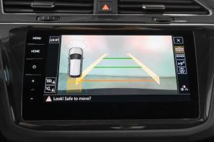 Grey Volkswagen Tiguan 2022 in Vilnius, with an engine capacity of 1.40 L and mileage of 131 thousand km for 23900 €, photo 14 on AUTOMOTO.COM.LV