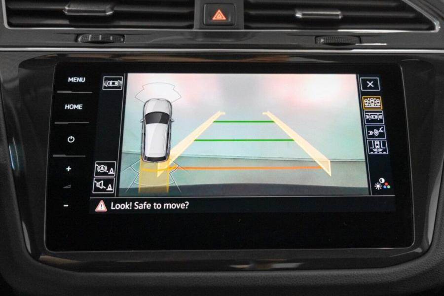 Grey Volkswagen Tiguan 2022 in Vilnius, with an engine capacity of 1.40 L and mileage of 131 thousand km for 23900 €, photo 14 on AUTOMOTO.COM.LV