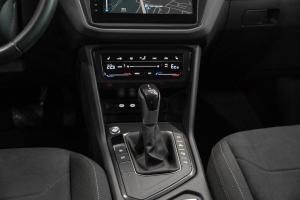 Grey Volkswagen Tiguan 2022 in Vilnius, with an engine capacity of 1.40 L and mileage of 131 thousand km for 23900 €, photo 20 on AUTOMOTO.COM.LV