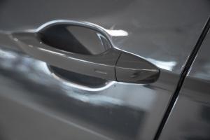 Grey Volkswagen Tiguan 2022 in Vilnius, with an engine capacity of 1.40 L and mileage of 131 thousand km for 23900 €, photo 26 on AUTOMOTO.COM.LV